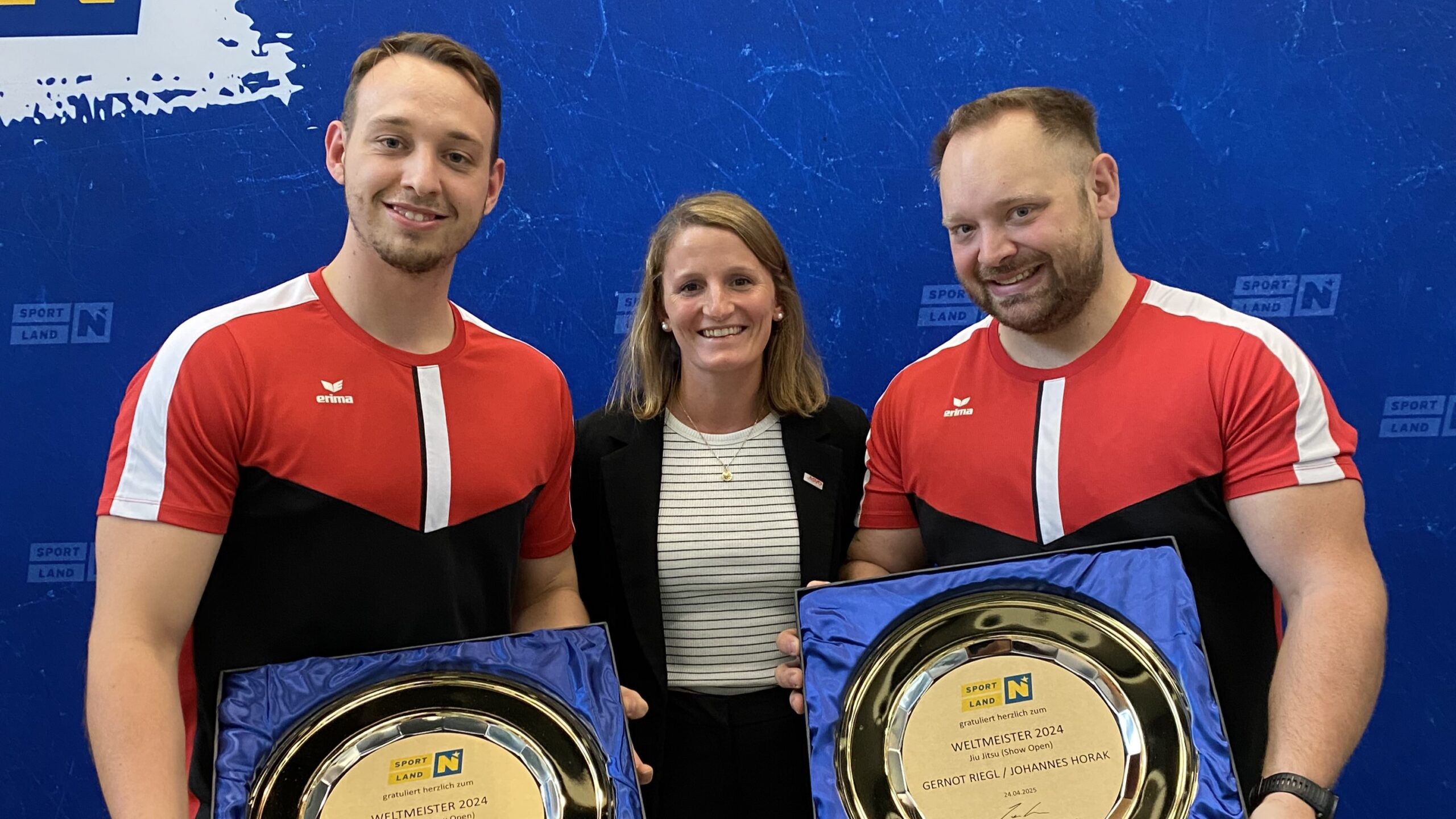 Gravur-Teller für sechs ASVÖ-NÖ-Athlet*innen - ASVÖ NÖ